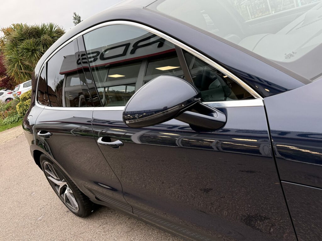 Used 2022 Porsche Macan 2.9T S PDK on Finance in Guildford £1,382 per ...