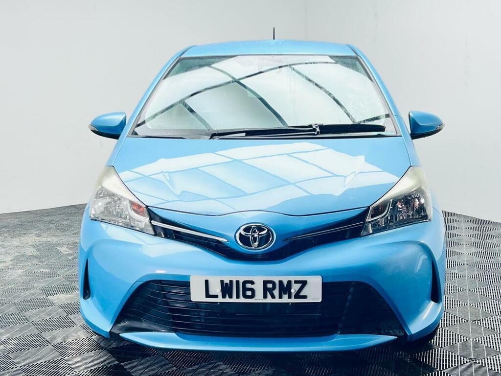 Used 2016 Toyota Yaris 1.33 Dual VVT-i Design Multidrive S Euro 6 on ...