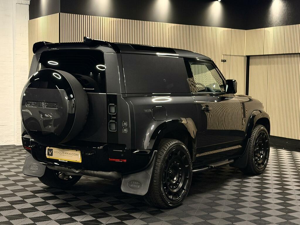 Used 2025 Land Rover Defender 90 3.0 D250 MHEV X-Dynamic SE Hard Top ...